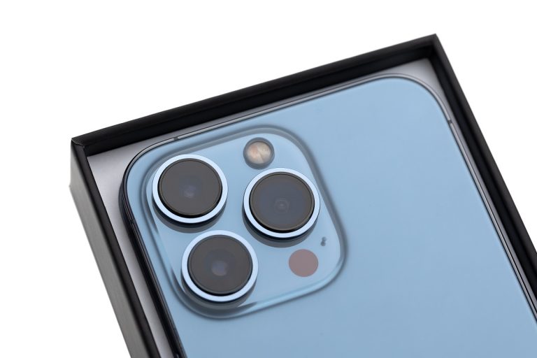 Apple va doter les iPhone 15 Pro et Ultra d'une structure en titane