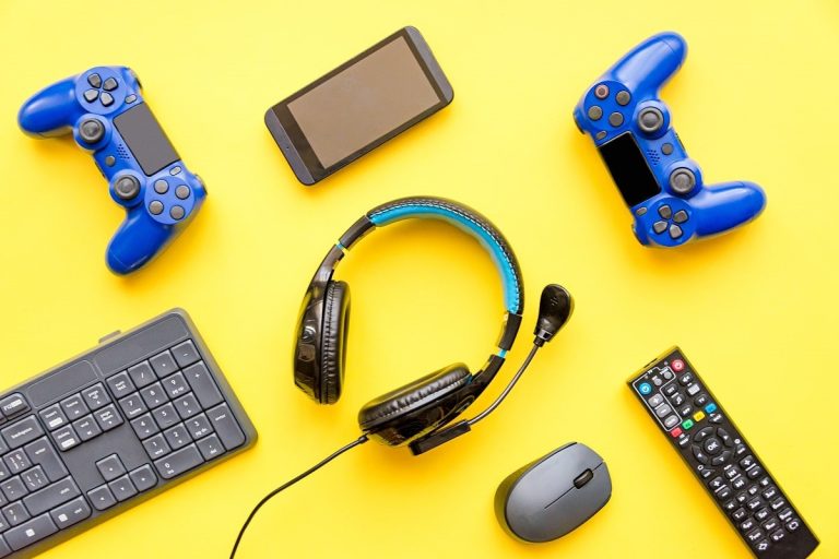 10 accessoires de gaming indispensables pour tous setup